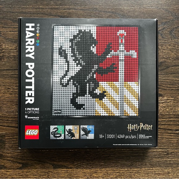 Lego | Toys | Lego Art Harry Potter Hogwarts Crests 321 Nib | Poshmark
